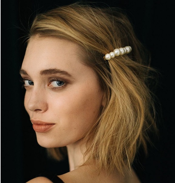 Wear a barrette in adult age – Pros and Cons | Put Kate Council